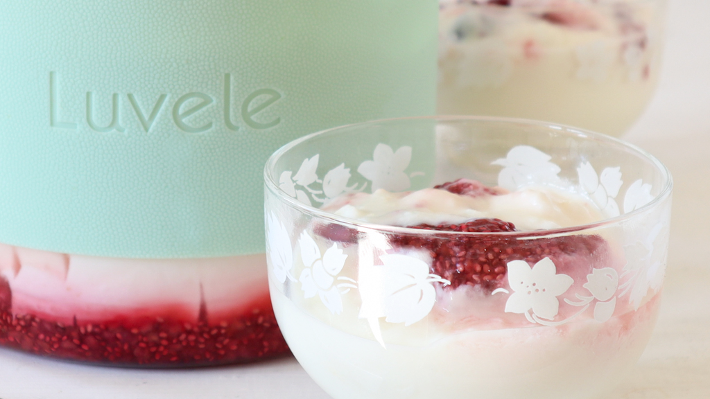 Berry chia jam homemade yogurt - Luvele US Berry chia jam homemade yogurt - Luvele US