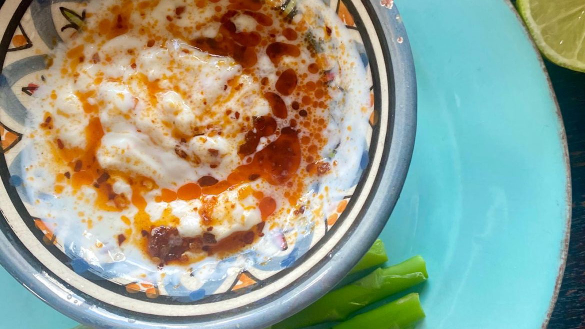 Creamy Chilli Crunch Dip – Woolf's Kitchen