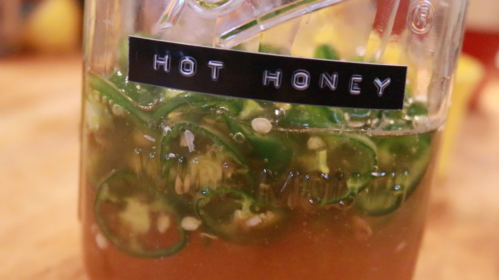 Spicy Jalapeño Hot Honey – Hummingbird Wholesale